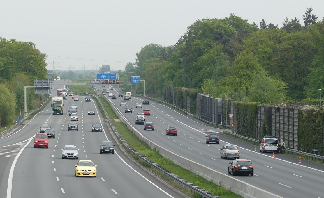 Left-Hand Drive Vs. Right-Hand Drive – Which Is Better ...